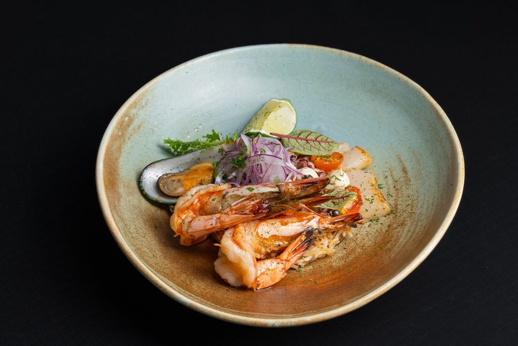 MAIN COURSES | Sol Kitchen & Bar D7