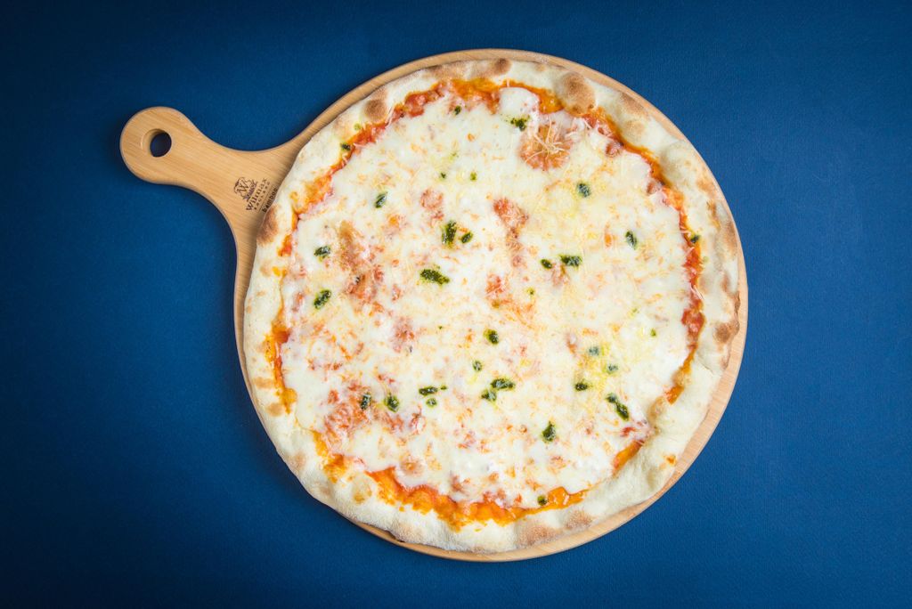 Pizza ლისი ინტელიგენცია • Lisi Intelligentsia