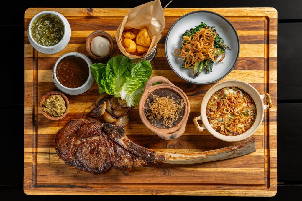 MAIN COURSES | Sol Kitchen & Bar D7