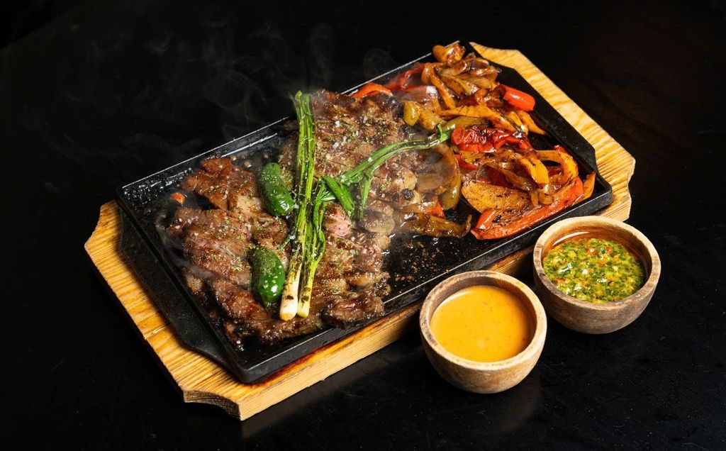 MAIN COURSES | Sol Kitchen & Bar D7